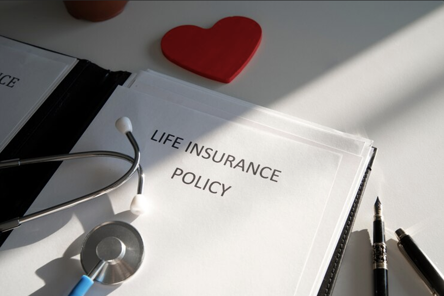 Reclamar el dinero de un seguro de vida con devolución